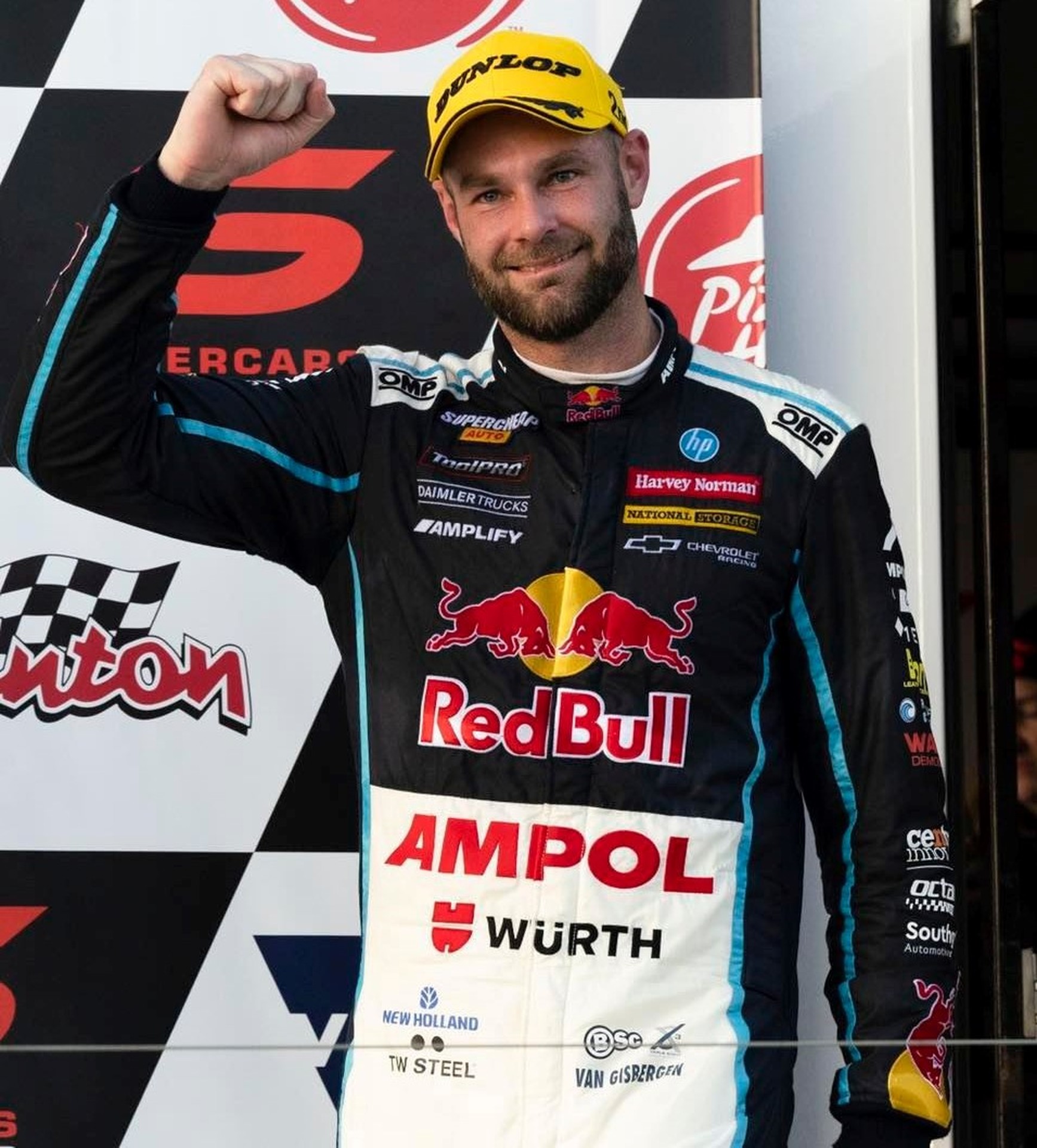 Autofile - News / Van Gisbergen extends lead Autofile - News / Van Gisbergen extends lead
