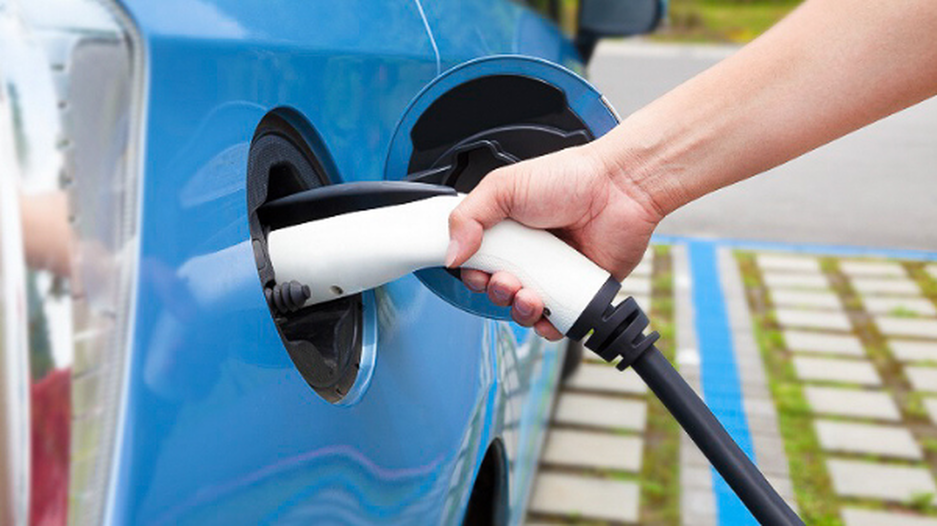 Autofile News Electric Car Owners Face Tax From 2025