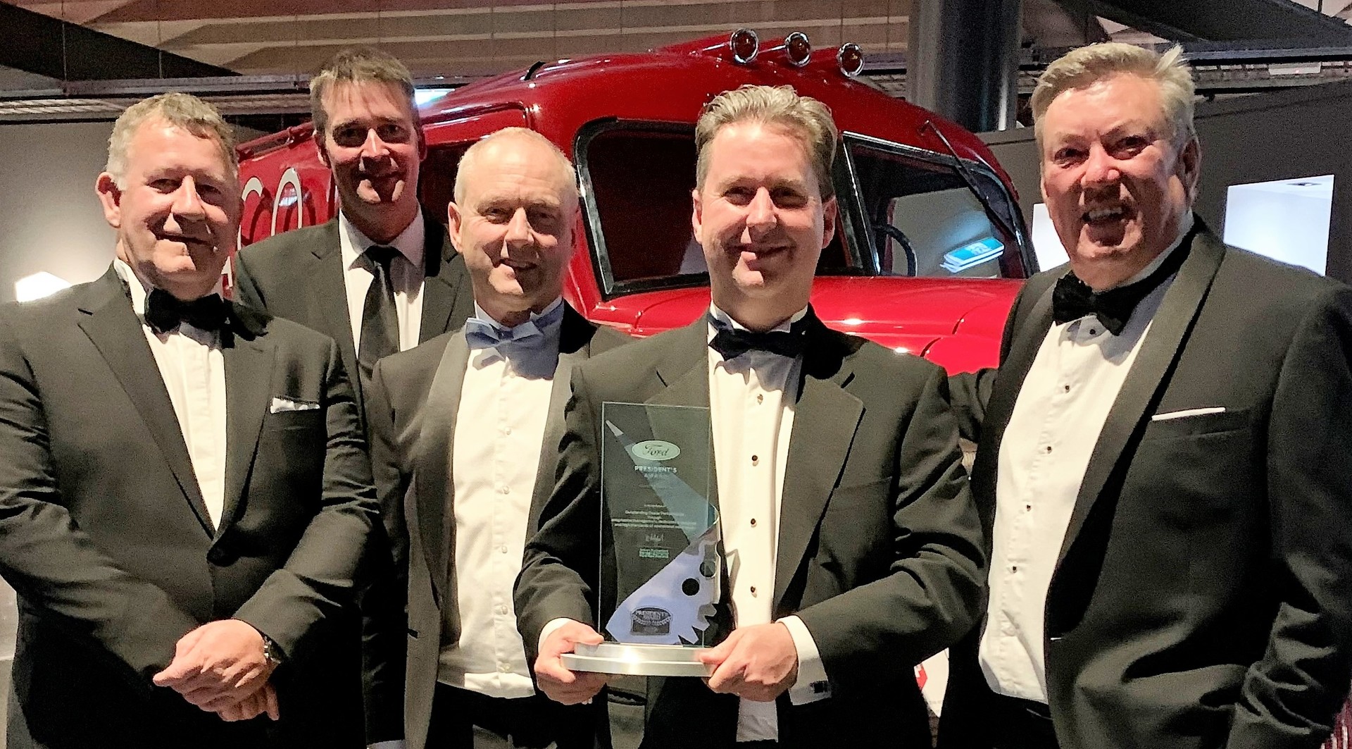 Autofile News Blue Oval Honours Dealers