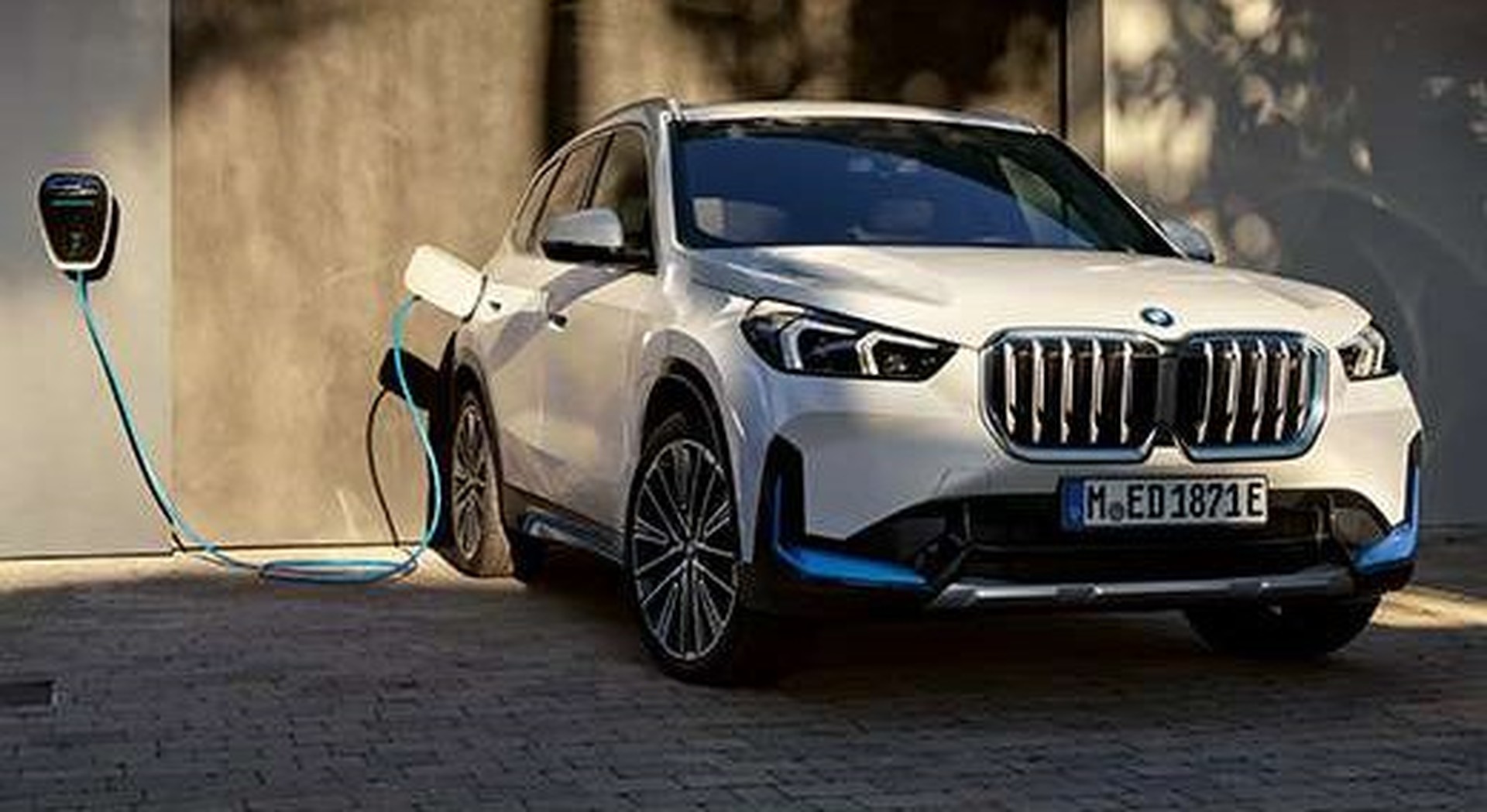 Autofile - News / Marque reveals charging plan Autofile - News / Marque reveals charging plan