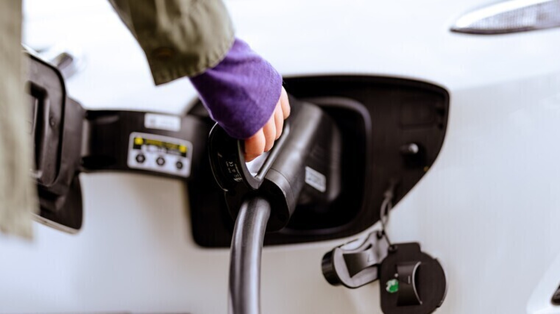 Autofile News Weaker Targets To Hit Ev Fleet