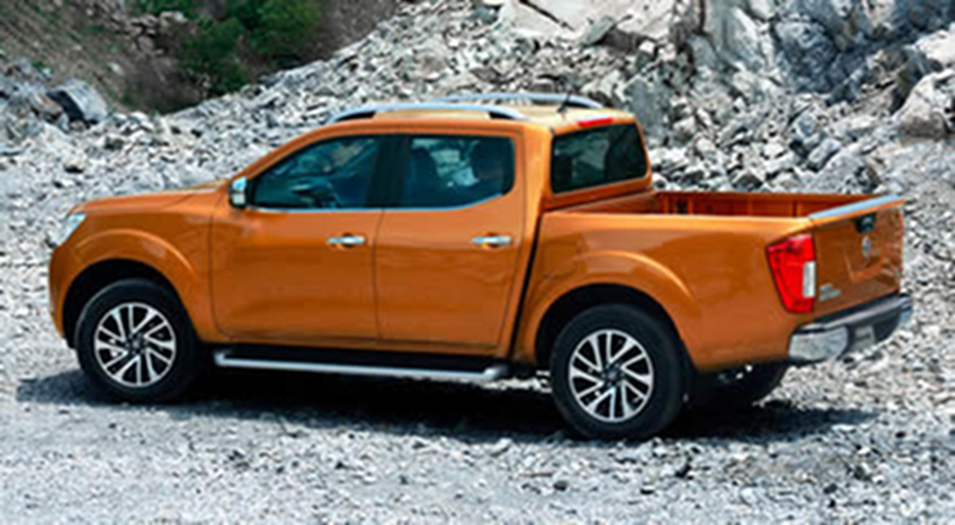 Autofile - News / New Navara unveiled