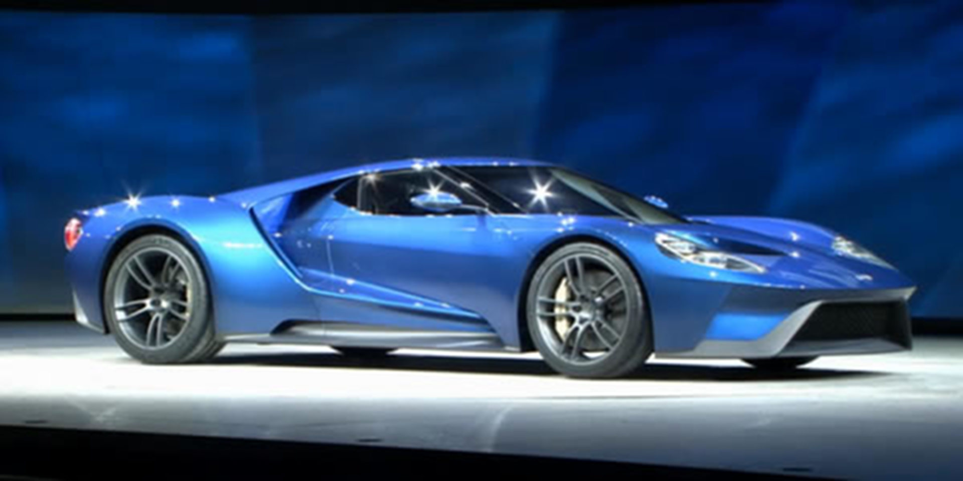 Autofile - News / Ford unveils supercar