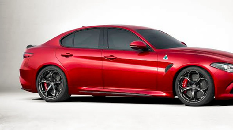 Autofile - News / Giulia unveiled to world