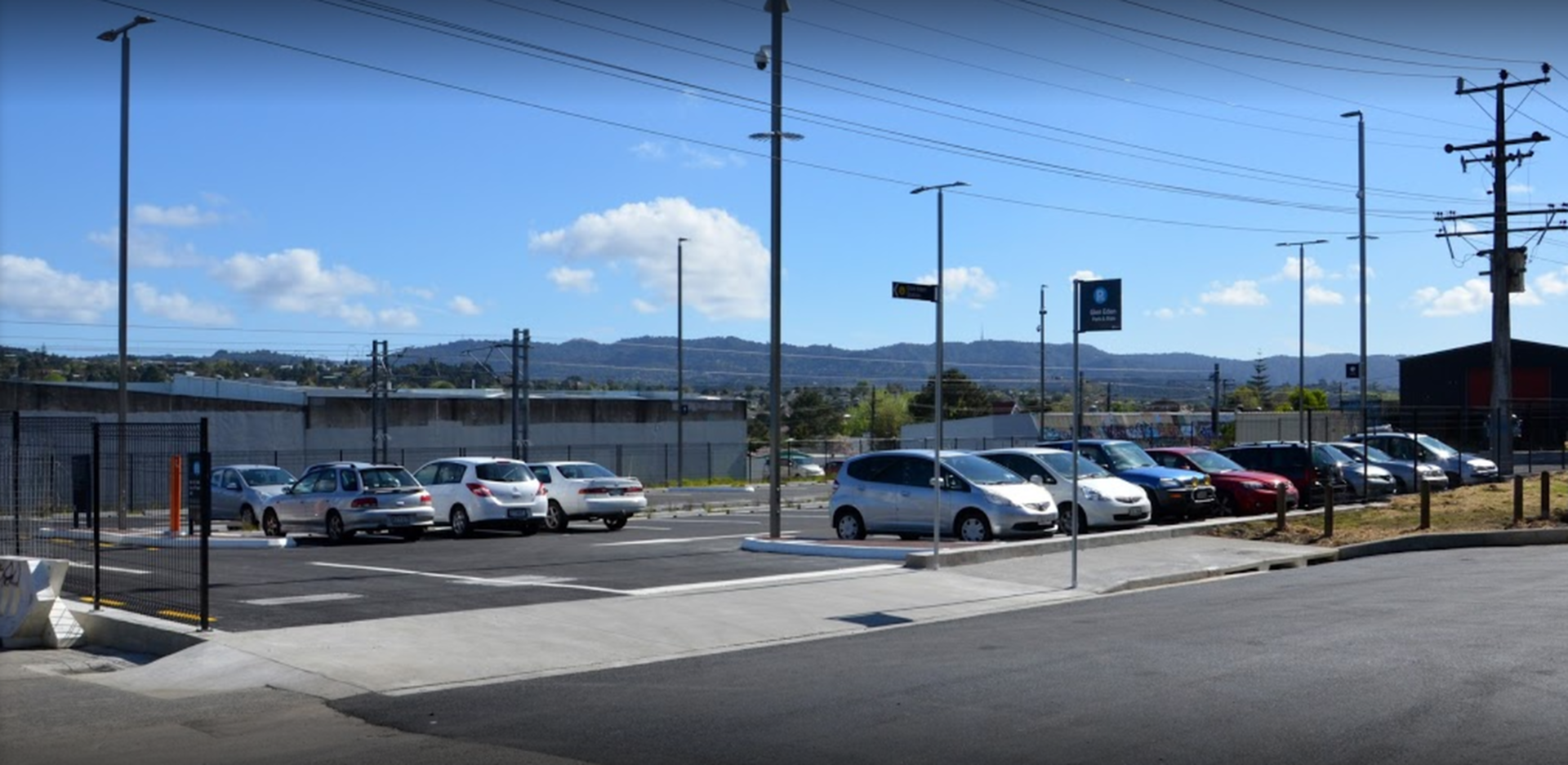 Autofile - News / 10,000 more park and rides needed in Auckland - AA