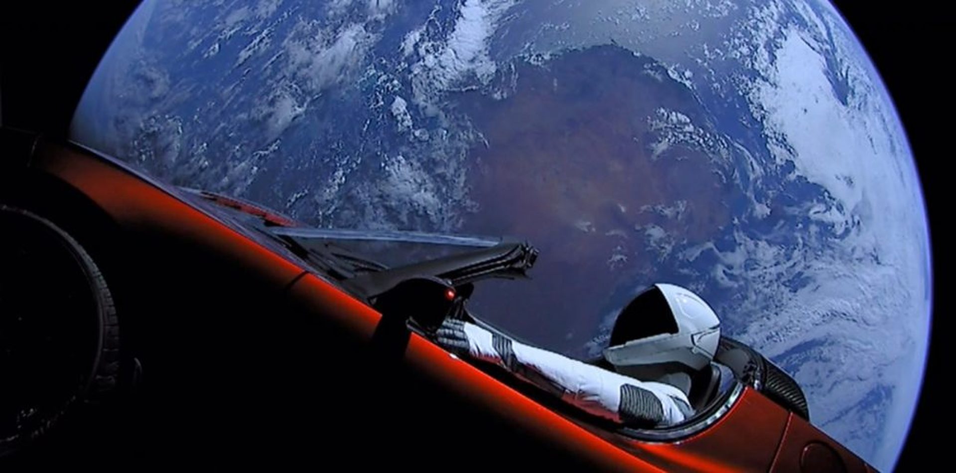 Autofile - News / Into space with Tesla