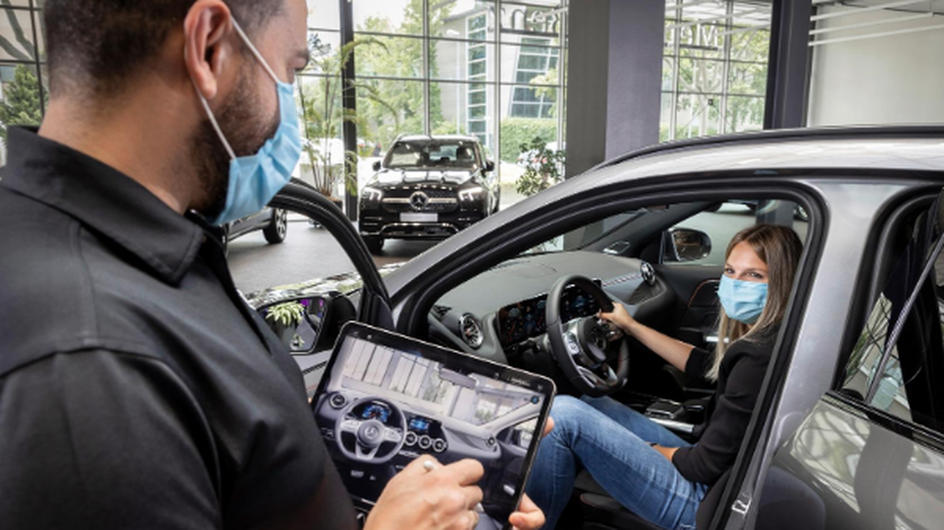 Autofile - News / City’s dealers back in business