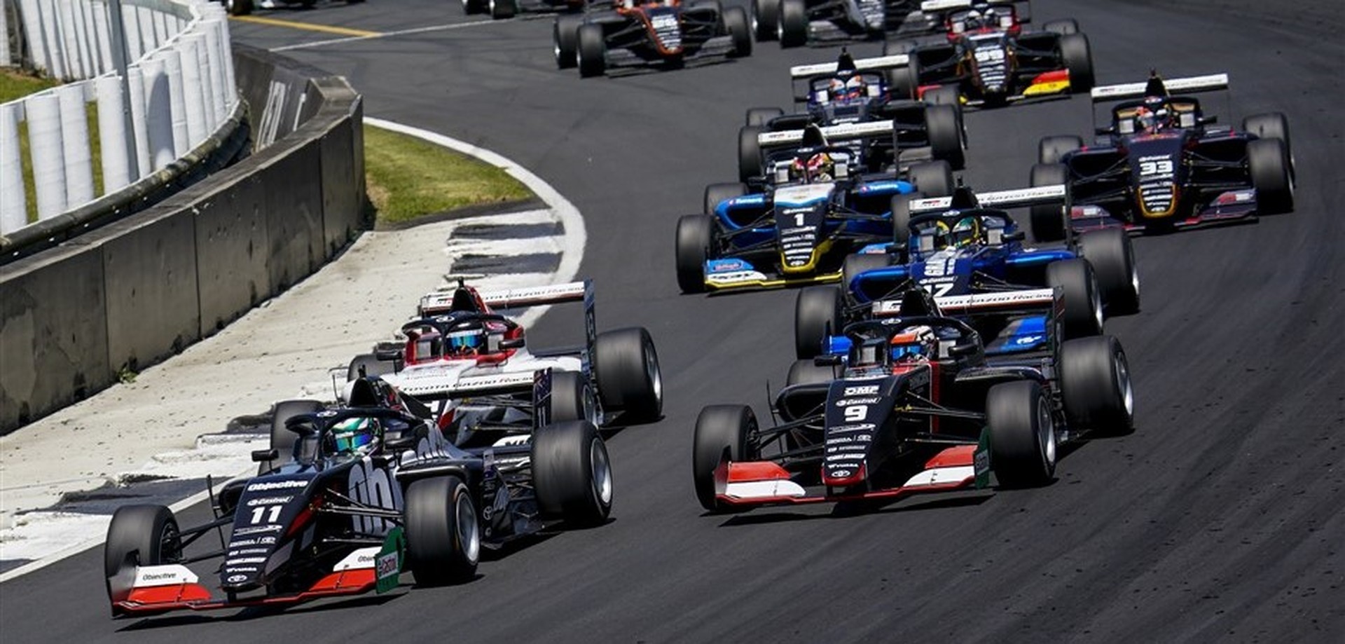 Autofile - News / Revving up for race action