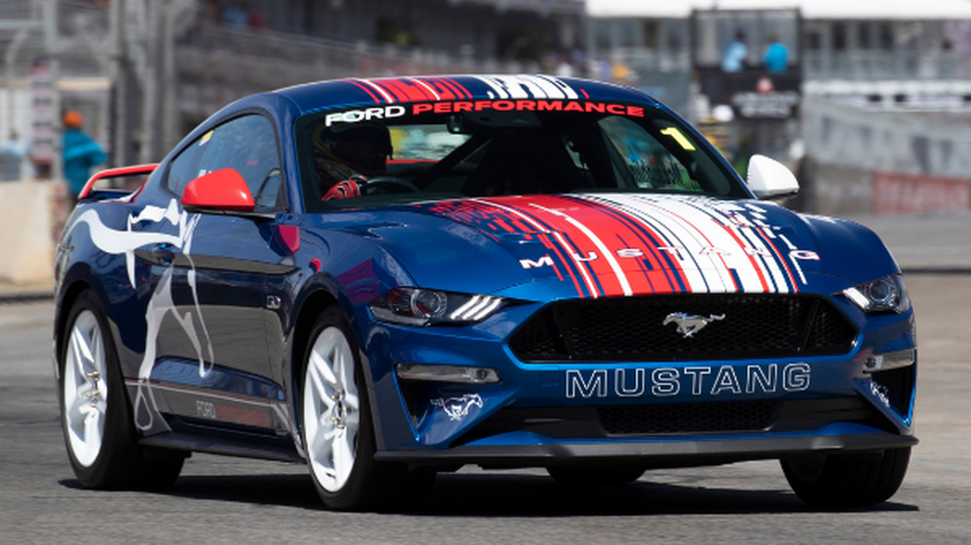 Autofile - News / McLaughlin Mustang going under hammer
