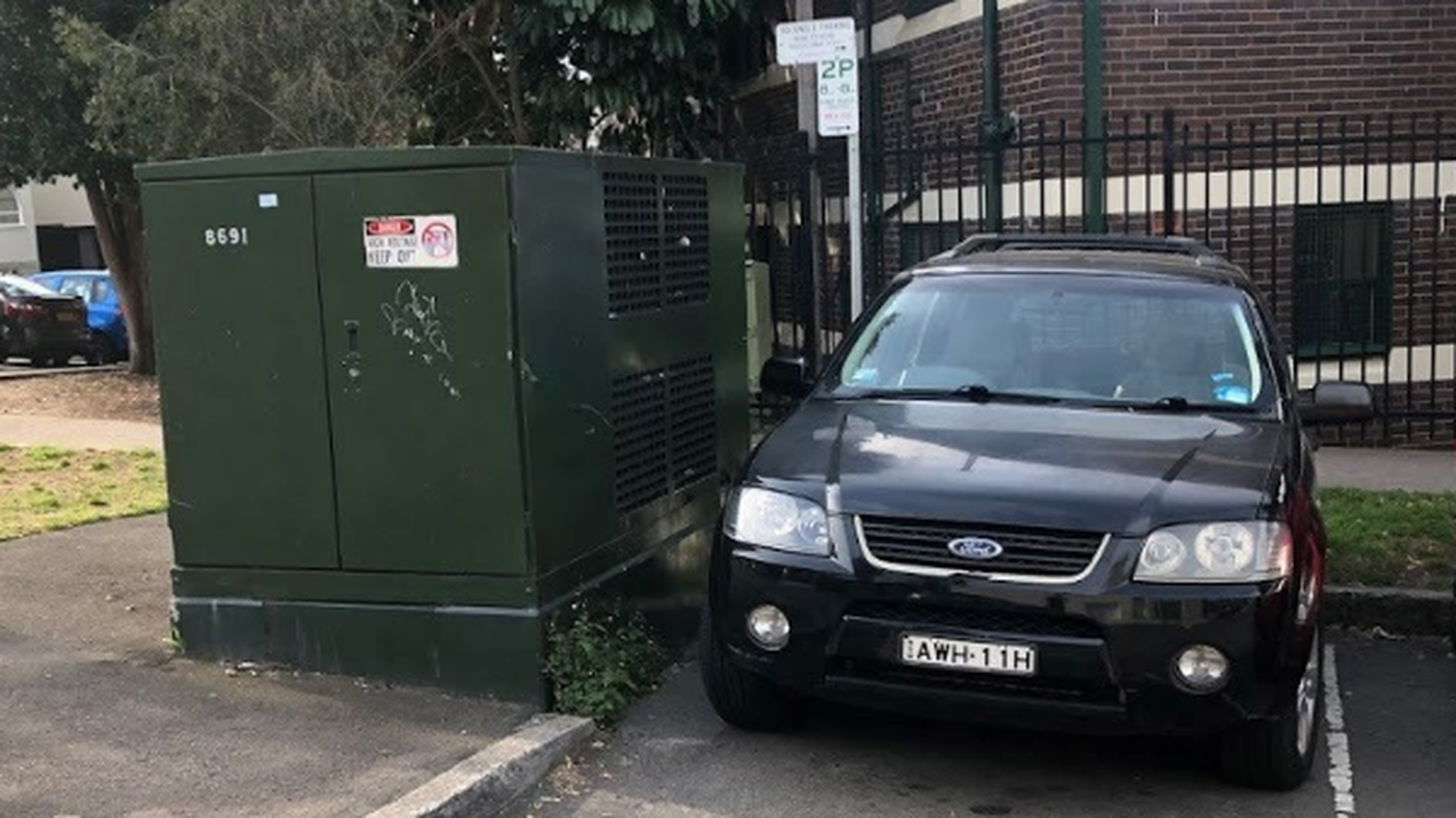 Autofile - News / Roadside power boxes set to charge EVs