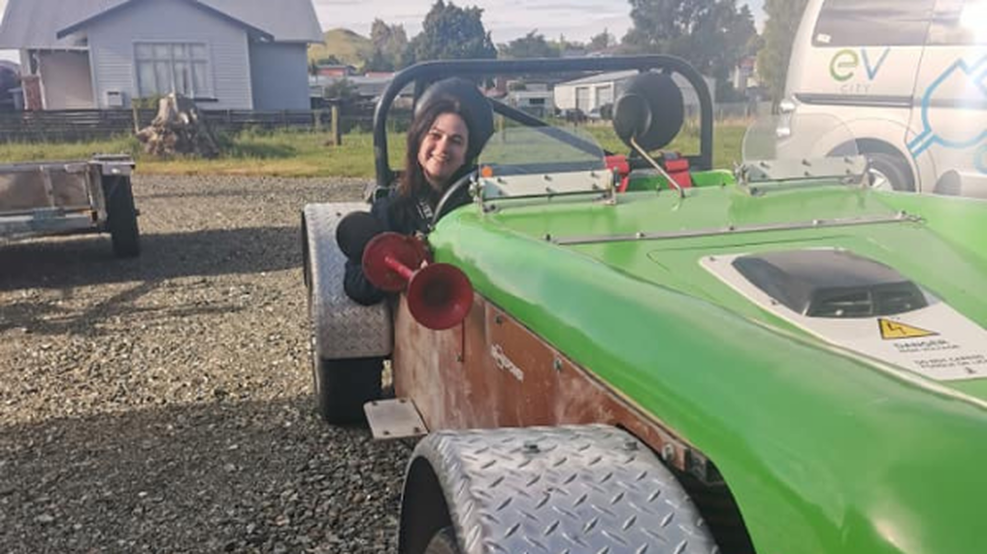 Autofile - News / EV adventurer dodges charger disaster