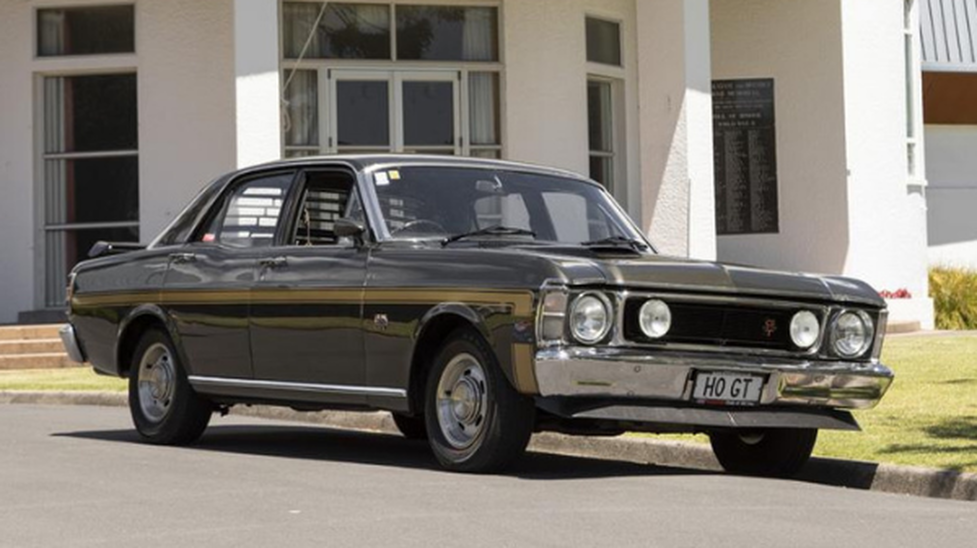 Autofile - News / Classic Ford Falcon fetches $414k