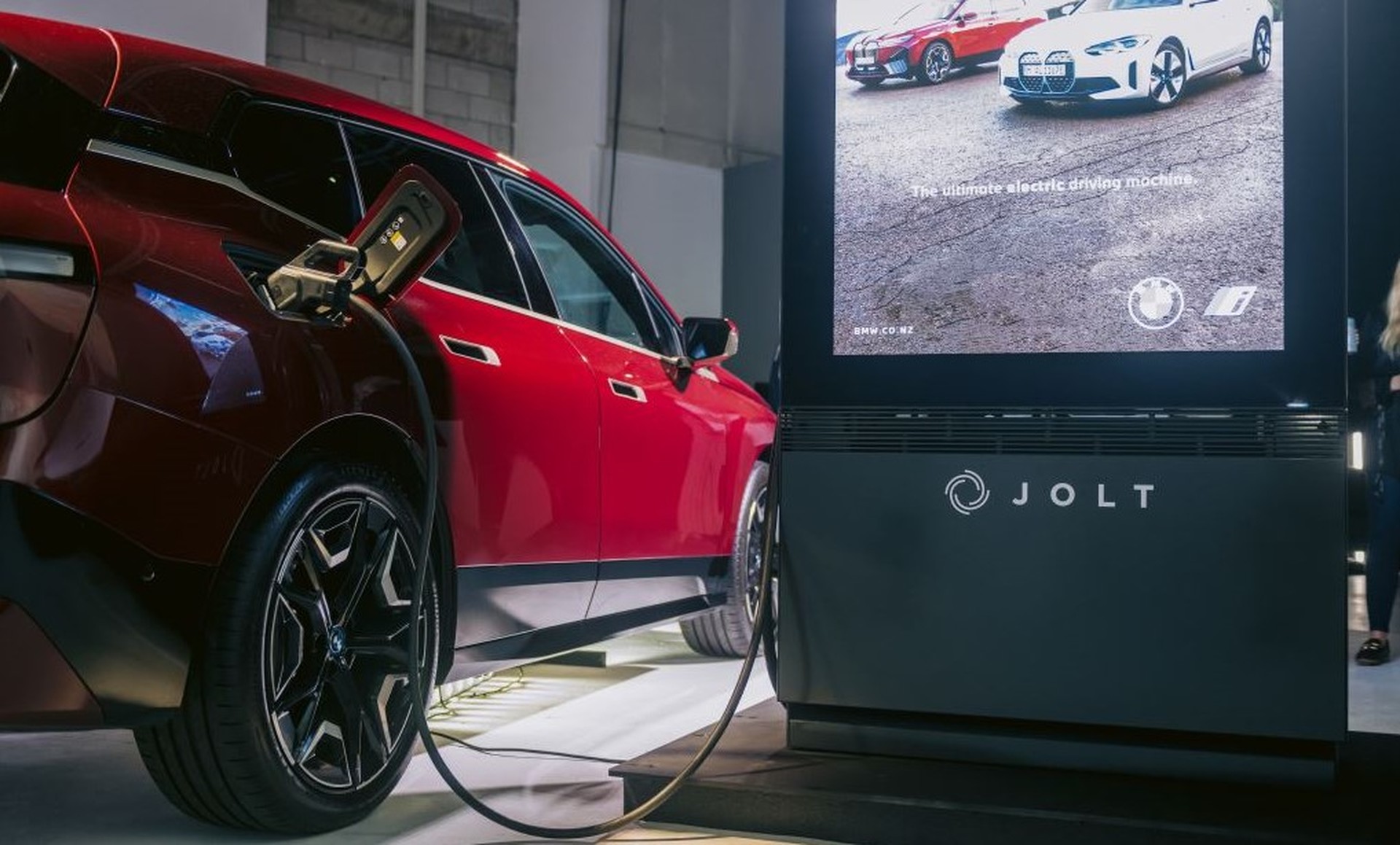 Autofile - News / BMW boost for EV chargers