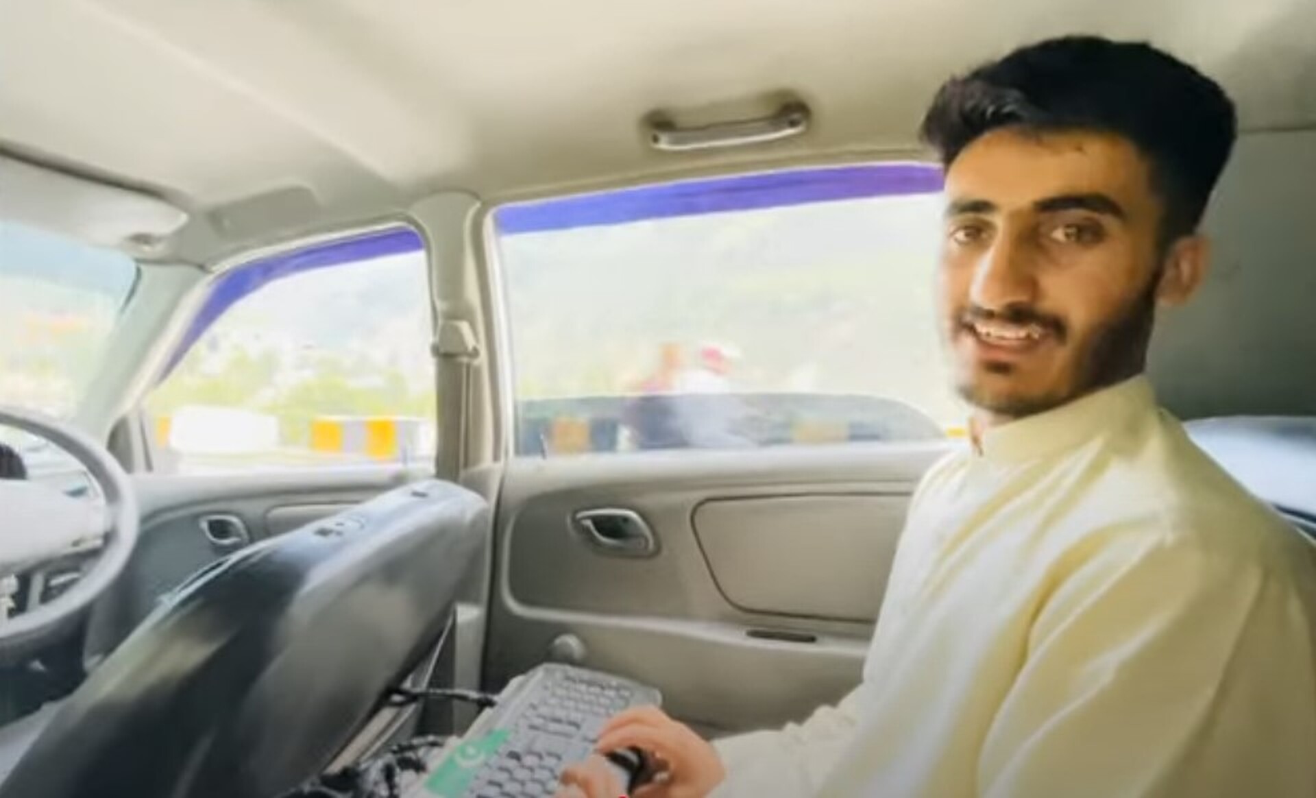 Autofile - News / Wacky way to control car