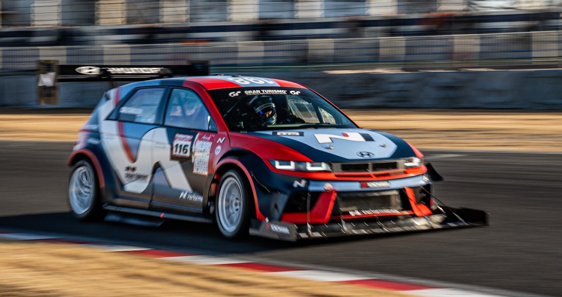 Autofile - News / Hyundai sets fastest EV record