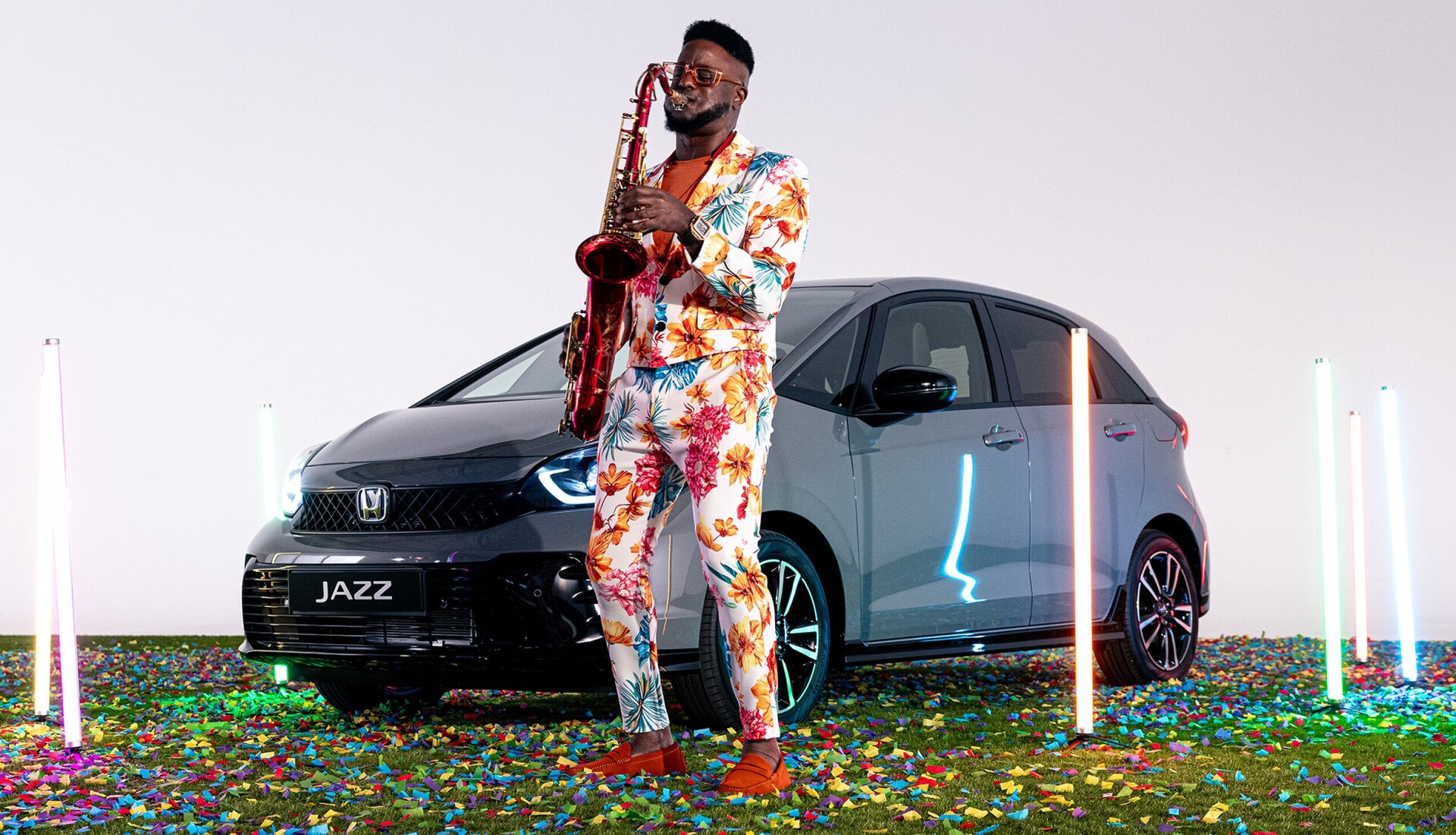 Autofile - News / Honda tunes into sax appeal