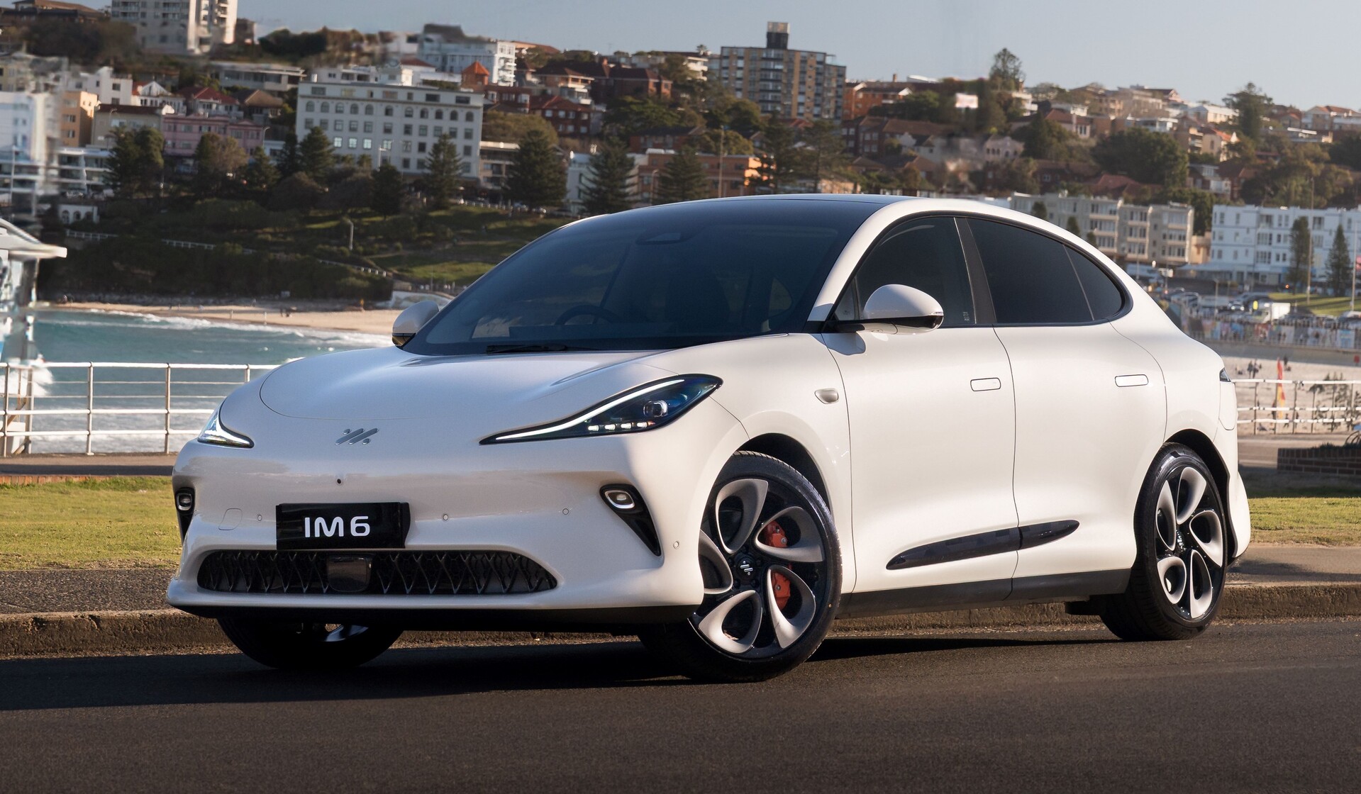 Autofile - News / MG to launch IM6
