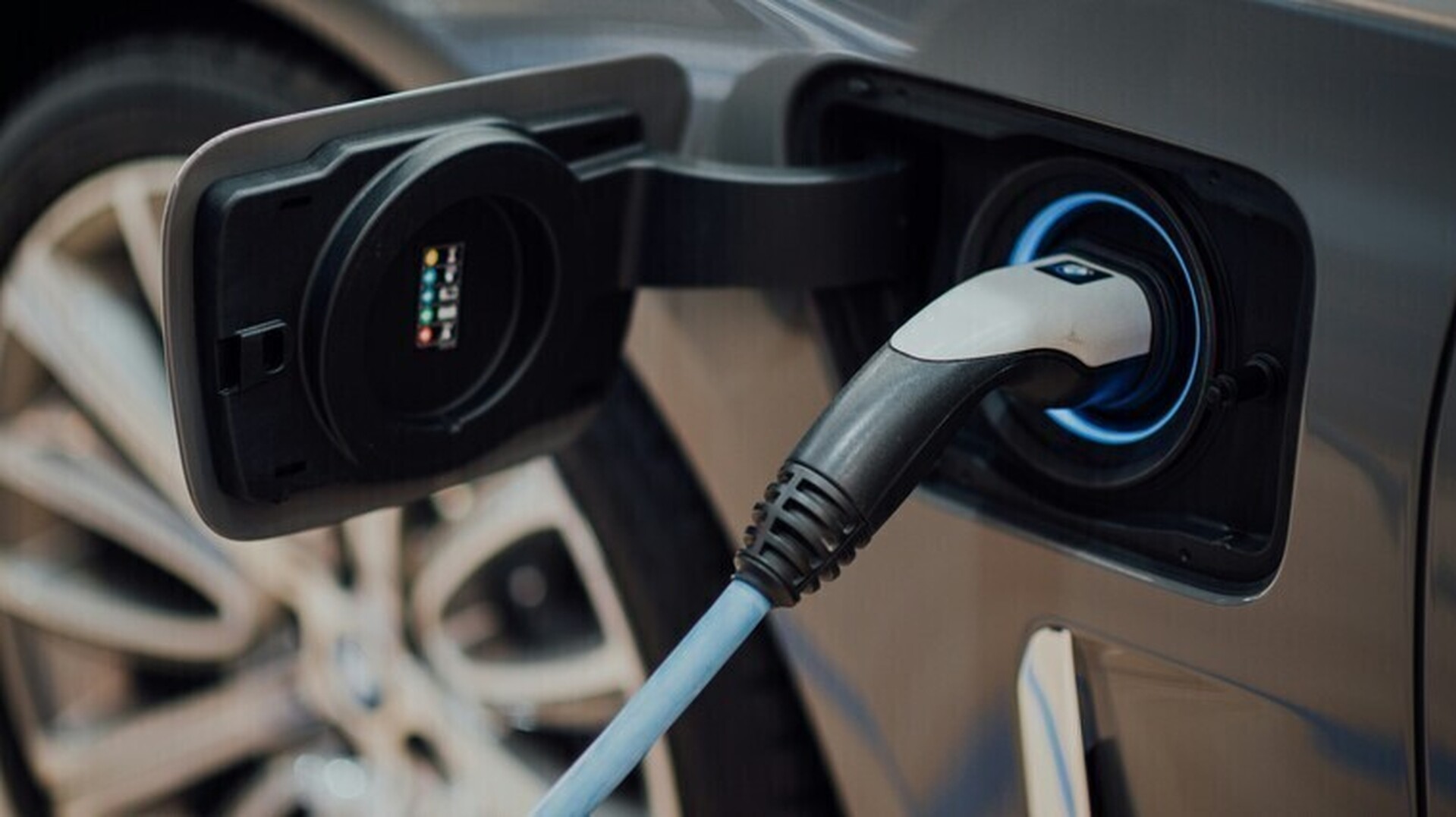 Autofile - News / Annual global EV sales climb 20%